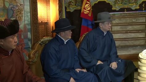 Монгол Улсын Ерөнхийлөгч Х Баттулга Есөн хөлт цагаан туганд хүндэтгэл үзүүлж Төрийн золголт