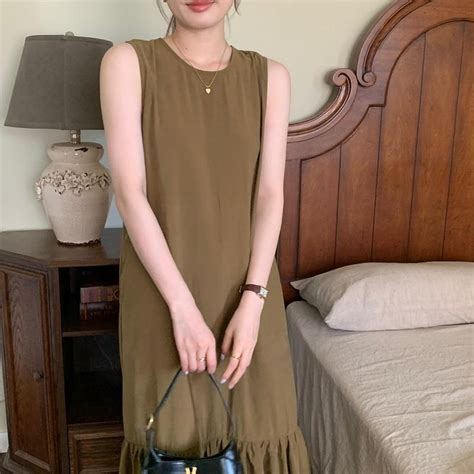 민소매 슬리브리스 여름 롱 원피스 롱드레스 라운드넥 봄 간절기 홈웨어 편안한 루즈핏 편안한 등원룩 30대 40대 여성 레이디 여자옷 데일리룩 캐주얼 소프트 이지 바캉스룩