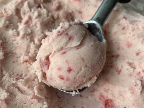 Homemade Strawberry Ice Cream Super Simple Recipe Quail Creek