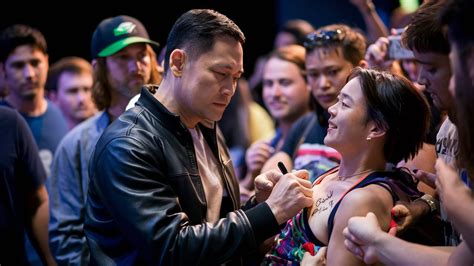 Гендиректор Nvidia Дженсен Хуанг расписался на груди фанатки Новости Наука и технологии —