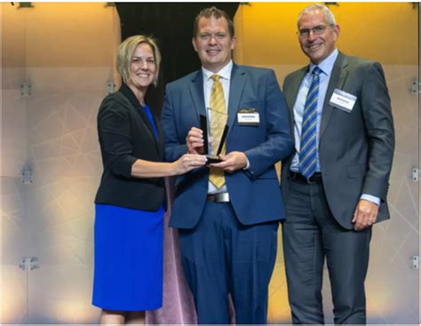 Ppg Wins Caterpillar Supplier Excellence Award For First Time Pci