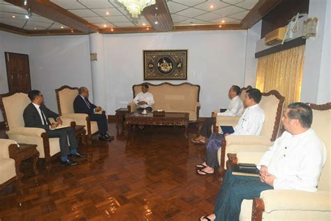 ဒုတိယဝန်ကြီးချုပ်နှင့် နိုင်ငံခြားရေးဝန်ကြီးဌာန ပြည်ထောင်စုဝန်ကြီး ဦးသန