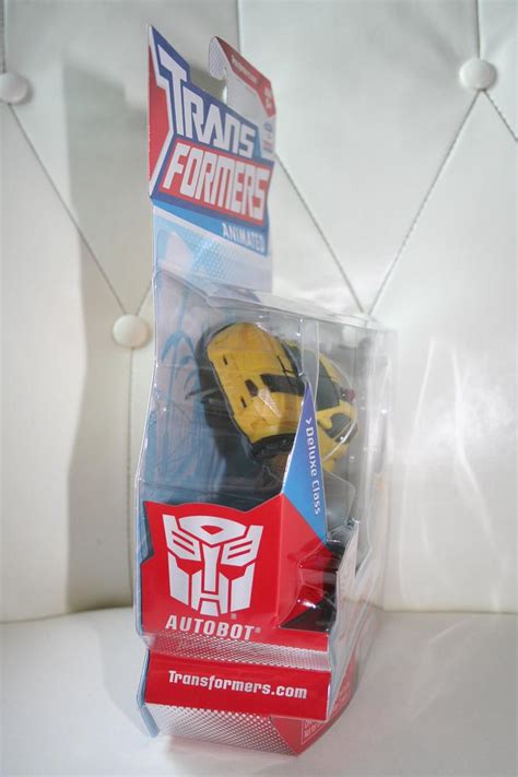Transformers Animated Bumblebee Deluxe Class Figure Parry Game Preserve