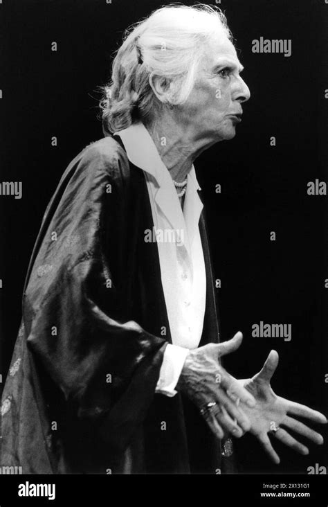 Das Foto Wurde Am 1 September 1987 Aufgenommen Und Zeigt Elisabeth Epp Als Elizabeth Milne Im