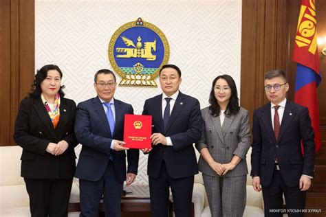 Монгол Улсын Их Хурлын тухай хуульд нэмэлт өөрчлөлт оруулах тухай хуулийн төслийг өргөн