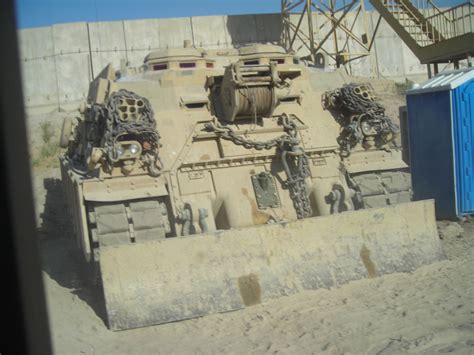 TOADMAN'S TANK PICTURES M88A2 IN IRAQ