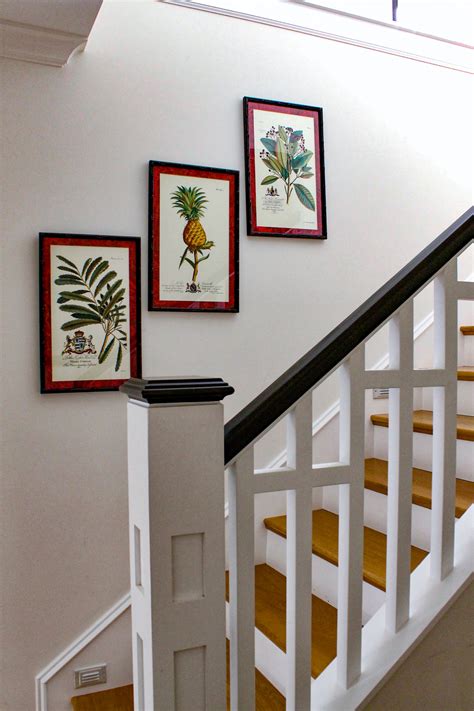 The Best Classic Ways To Hang Art In Stairways Classic Casual Home