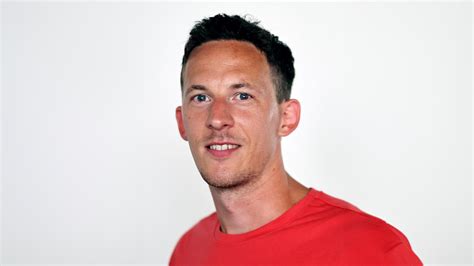 Dennis Schlüter Autorenseiten Bild De