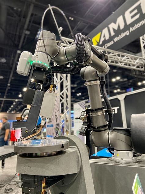 Techman Robot Debuts At Fabtech Showcasing Ai Welding Cobots