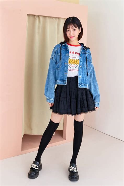 [패션엔] ‘견미리 딸 이유비 초동안의 로맨틱 데일리룩 ‘33살 레이디 맞아