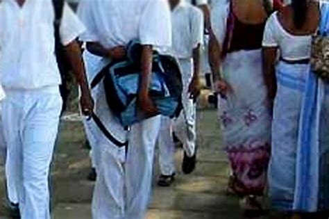 පාසල් දරුවන්ගේ මව්පියන්ට දැනුම්දීමක්