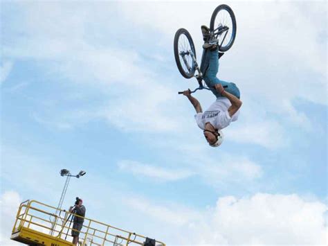 Bicycle jump – a photo of the week – TheSupercargo