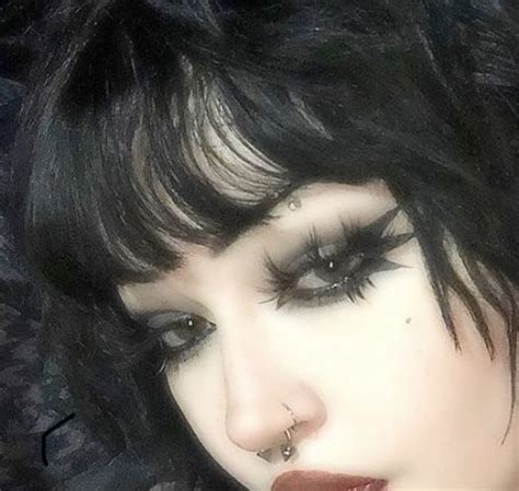 Pin By Inspo On Makeup Alternative Makeup Grunge Makeup Fashion Makeup