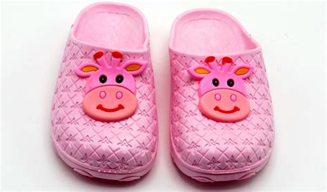 دمپایی جلو بسته صورتی