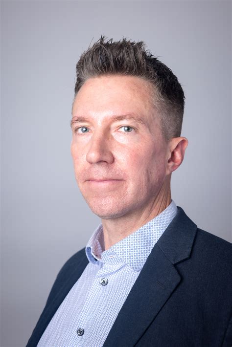 Kevin Wallsten California State University Long Beach