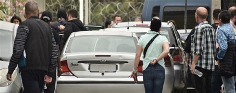 ΚΟΛΩΝΟΣ ΣΤΗ ΦΥΛΑΚΗ ΟΔΗΓΟΥΝΤΑΙ ΟΙ ΕΠΤΑ ΑΠΟ ΤΟΥΣ ΟΧΤΩ ΝΕΟΥΣ ΚΑΤΗΓΟΡΟΥΜΕΝΟΥΣ ΣΤΗΝ ΥΠΟΘΕΣΗ ΒΙΑΣΜΟΥ