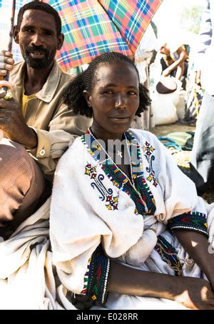 A Beautiful Tigrinya Woman Dressed In A Traditional TIgray Dress At Stock Photo 68892337 Alamy