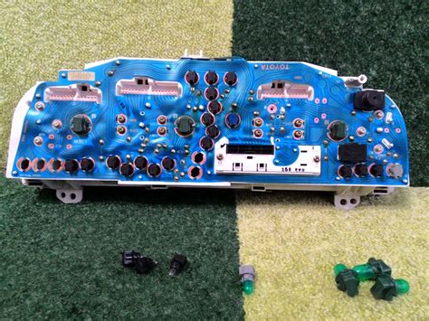 Оригинальные лампочки в приборную панель — Toyota Carina (7G), 1,5 л ...