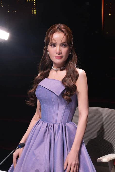 ដាក់រ៉ូបស្វាយអ៊ីចឹងទៅ ពេជ្រ សោភា ចាយសម្រស់ឡើងស្អាតខ្ញង់ នៅសមុទ្រ Khmerload Cambodia Latest News