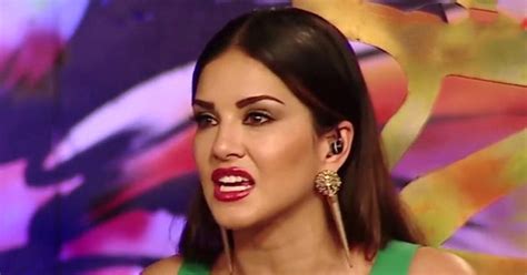 Jnu मामले पर सनी लियोनी ने दी नसीहत बोलीं हमें अपना ईगो कम कर लेना चाहिए Sunny Leone On Jnu