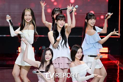 T포토 시크릿넘버 무대 위에 핀 꽃