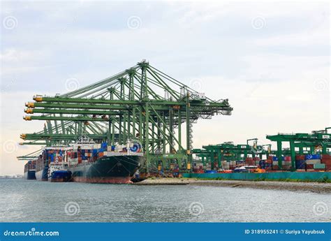 Singapore Shipping Container Terminal The Asian Modernize Harbor And Global Trade Editorial