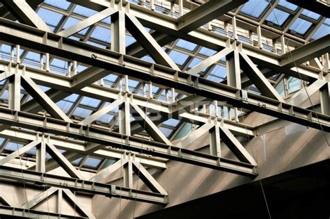 강화 유리 천장 철근 콘크리트 구조물 Yanggiri 사진 강화 유리 천장 천정 철골 구조 구조물 하중 철근 설계 콘크리트 강화유리 인테리어 배경