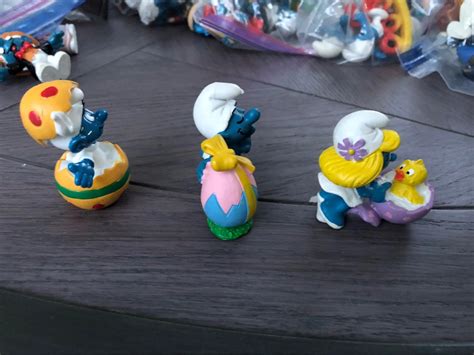 Easter Smurfs Pitufo Puffi Schlumpf Schtroumpf Smerfy Smurfen Smurf