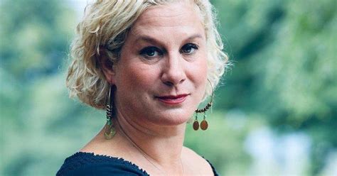 Po Objavi Novice Da Njen Bivši Mož V Pričakovanju S Precej Mlajšo