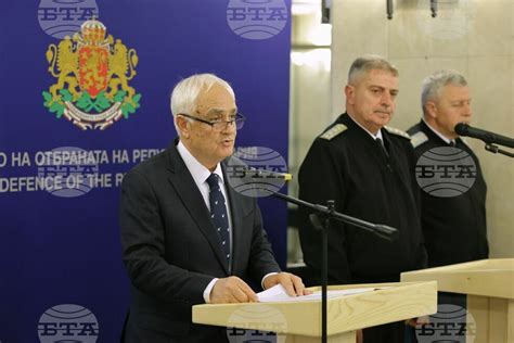 Има хроничен недостиг на изправна летателна техника заяви служебният министър на отбраната