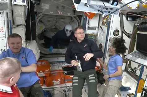 NASA's stuck astronauts welcome their newly arrived replacements to the ...