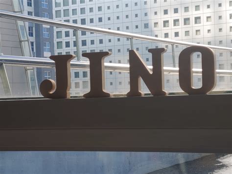 시간여행 책속의 한줄002 ﻿사공이 많으면 배가 산으로 간다고 한다 하지만 실제로 배를 산으로 보낼 수 있다면 그것은 대단한 기술이다 모든 사공이 규정과