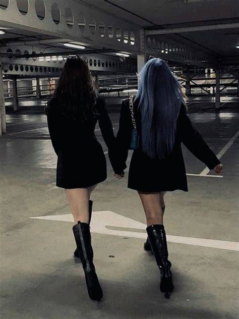 Pin Di 𝙰𝚋𝚒𝚐𝚊𝚒𝚕 J 𝙶𝚛𝚊𝚌𝚎 Su The Inheritance Games Persona Romanzo Illustrazione