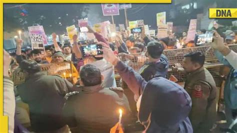 Upsc Aspirants Hold Protest Demanding Extra Attempt Age Relaxation