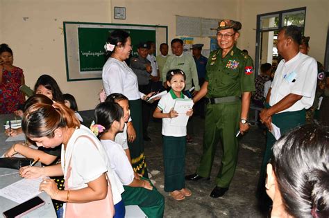 ရခိုင်ပြည်နယ်အတွင်း ဆိုင်ကလုန်မုန်တိုင်း မိုခါ တိုက်ခတ်မှုကြောင့် ပျက်စီးမှုများ ဖြစ်ပေါ်ခဲ့သည့
