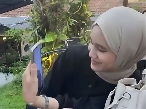 Cerita Lengkap Kisah Viral Cewek Video Call Pacar Bareng Selingkuhannya Endingnya Bikin Netizen