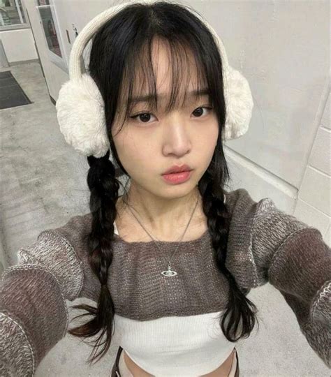 في صفحتي يوجد فتيات كوريات حلوين مثلكن Dễ Thương