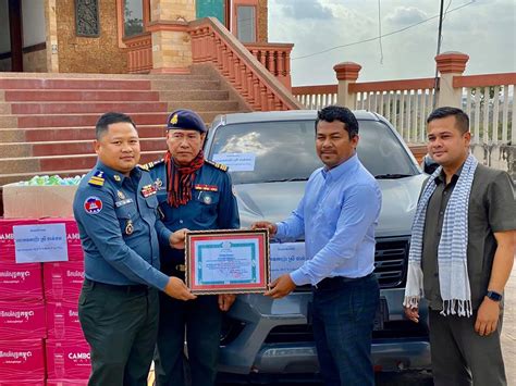 ឧកញ៉ា ស្រី ចាន់ថន ឧបត្ថម្ភ រថយន្ត និងសម្ភារៈប្រើប្រាស់មួយចំនួន ដល់ បញ្ជាការខេត្តកណ្តាល