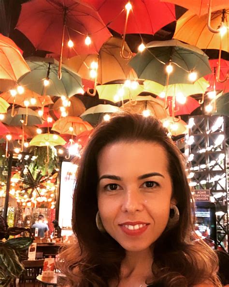 About Gizelle Reis Medium