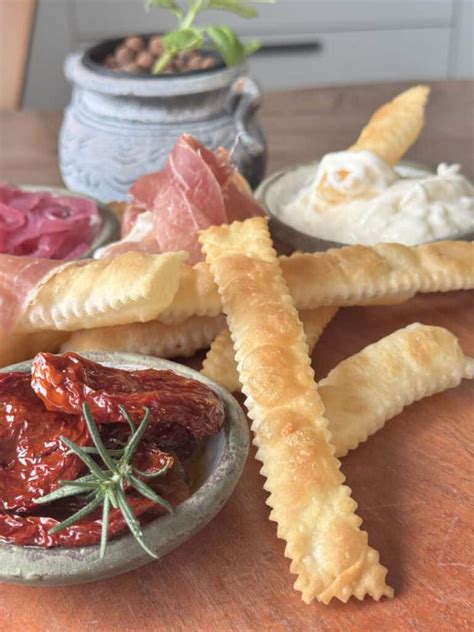 Gnocco Fritto Italian Fried Crackers