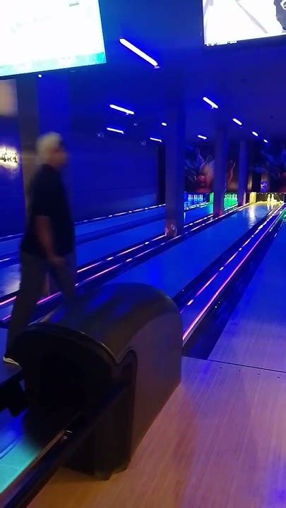 bowler bowling cafedate bowlingday skate cafetime bowlingisfun