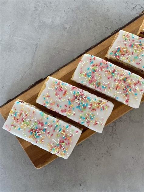 The Easiest And Most Delicious Raspberry Slices