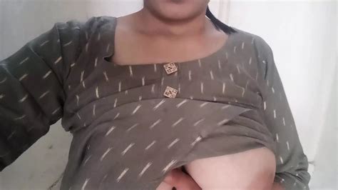 Newly Married Bhabhi Ko Pee Karte Huye Chupke Se Dekha Xhamster