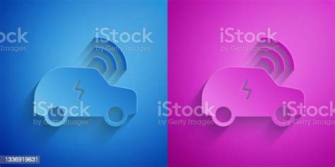 종이 는 파란색과 보라색 배경에 고립 된 무선 연결 아이콘스마트 자동차 시스템을 잘라 원격 자동차 제어 종이 아트 스타일 벡터 0명에 대한 스톡 벡터 아트 및 기타 이미지