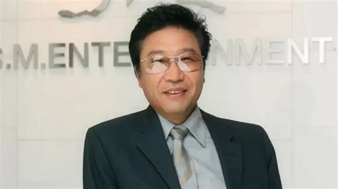 Lee Soo Man Slammed For Using Shinee Jonghyuns Funeral Footage In Documentary ‘really Hope His