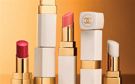 특별한 홀리데이 기프트 샤넬 립밤 Style 읽을거리 에스콰이어 코리아 │ 패션 매거진 패션 잡지 남성지