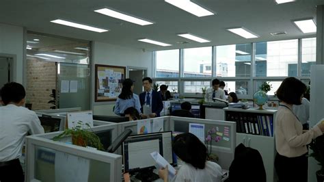 주님의 음성을 듣다 👩‍⚖️👩‍⚖️4가지 원칙을 장악하면 사람과 지내기가 어렵지 않아요 2 어떻게 인간 관계를 잘 처리하느냐 는 우리의 난제입니다 현실 생활에서