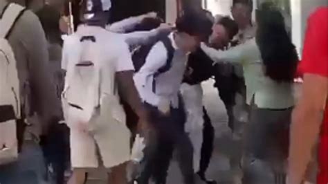 Así inició todo difunden video del momento en que estudiantes de la UVM pelean a golpes Infobae
