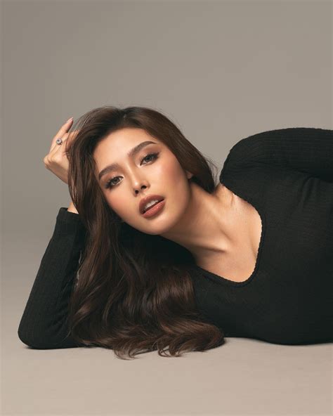 Analyn Barro Rcelebsph