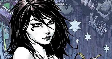 소녀의 모습으로 다가오는 강력한 존재 슈퍼히어로 스토리